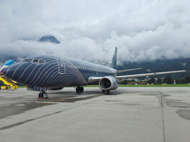 How Pilots Train to Navigate the World’s Most Challenging Airports