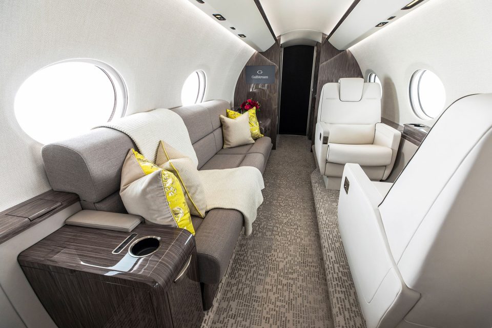 Gulfstream Unveils All-New G300 Super-Midsize Jet with Advanced Harmony ...
